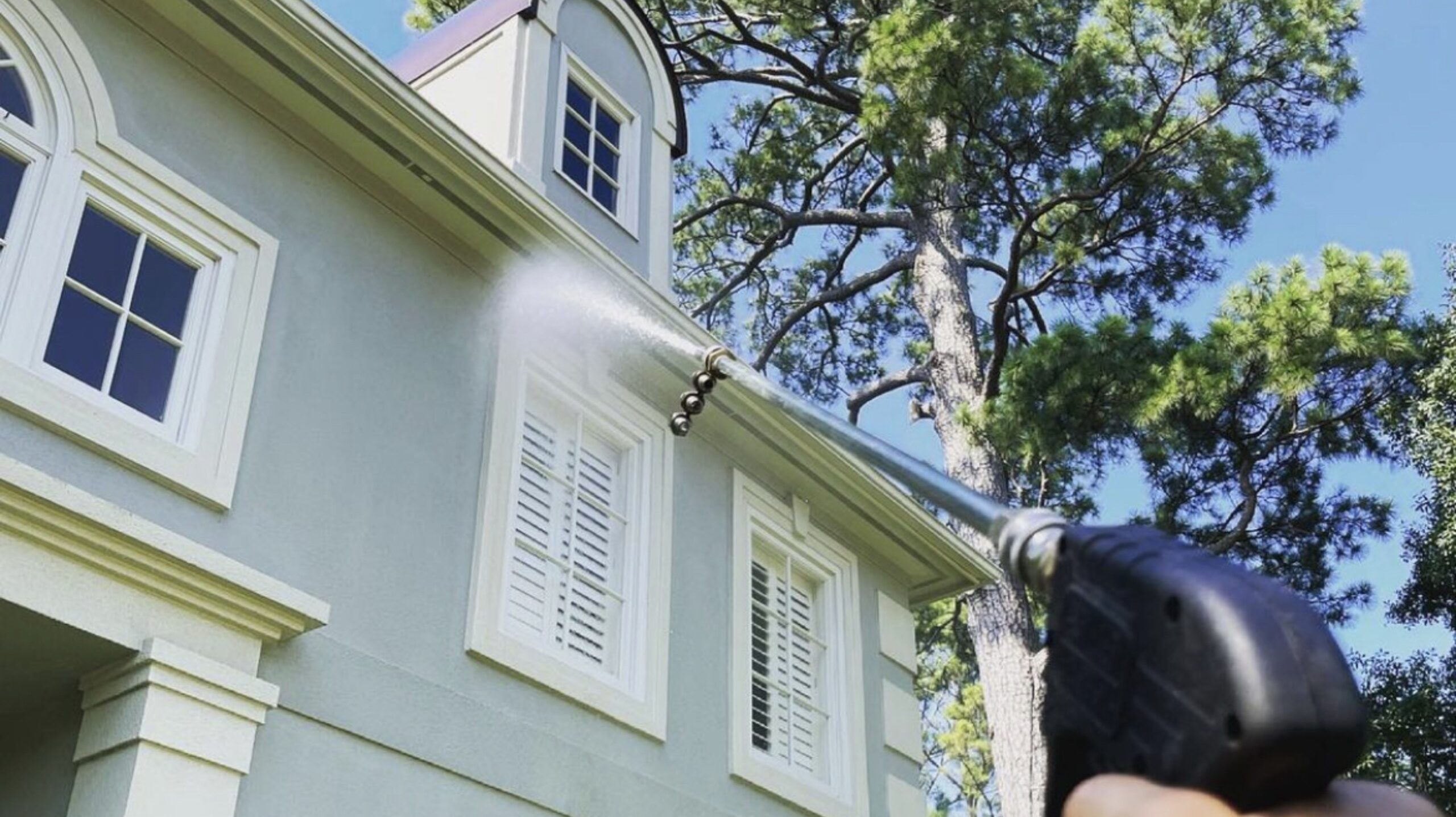 6 Ways Curb Appeal Pressure Washing Transforms Your Home - Geek Window ...